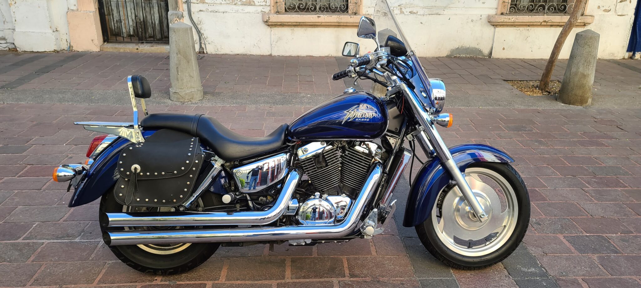 Honda Shadow Sabre 1100 cc año 2001 vin 3139 millas 19131 – Motos Heyer